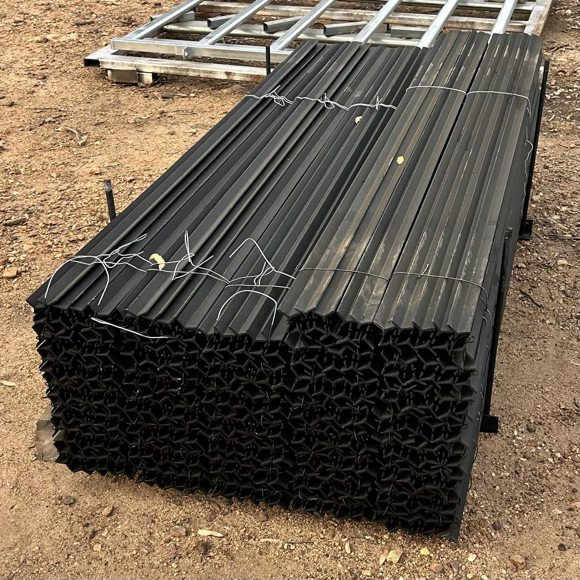 Black Star Pickets 1800mm Long – Tiaro Steel & Rural